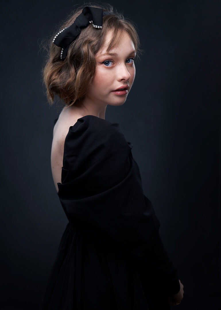 10 THINGS - Zoe Colletti | REGARD MAGAZINE